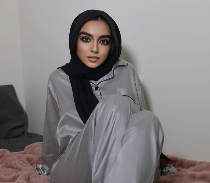 Hijaber Cantik Mariam Hadid Mengaku Nabi Perempuan Pertama Siapa Dia Medcom Erofound